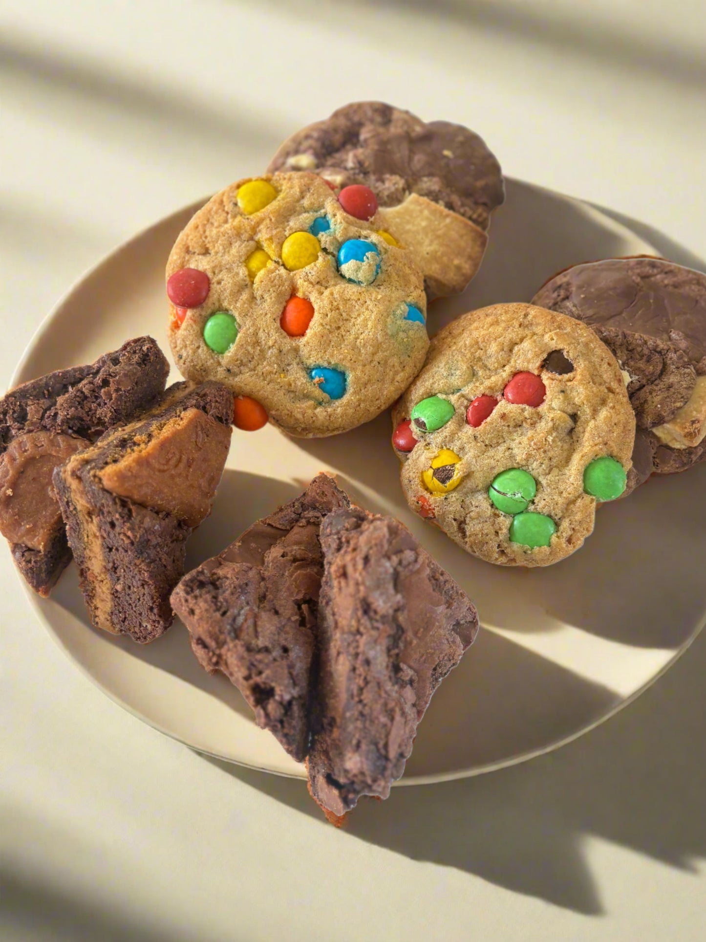 Mini Mixed Box – Basic Az Bakes