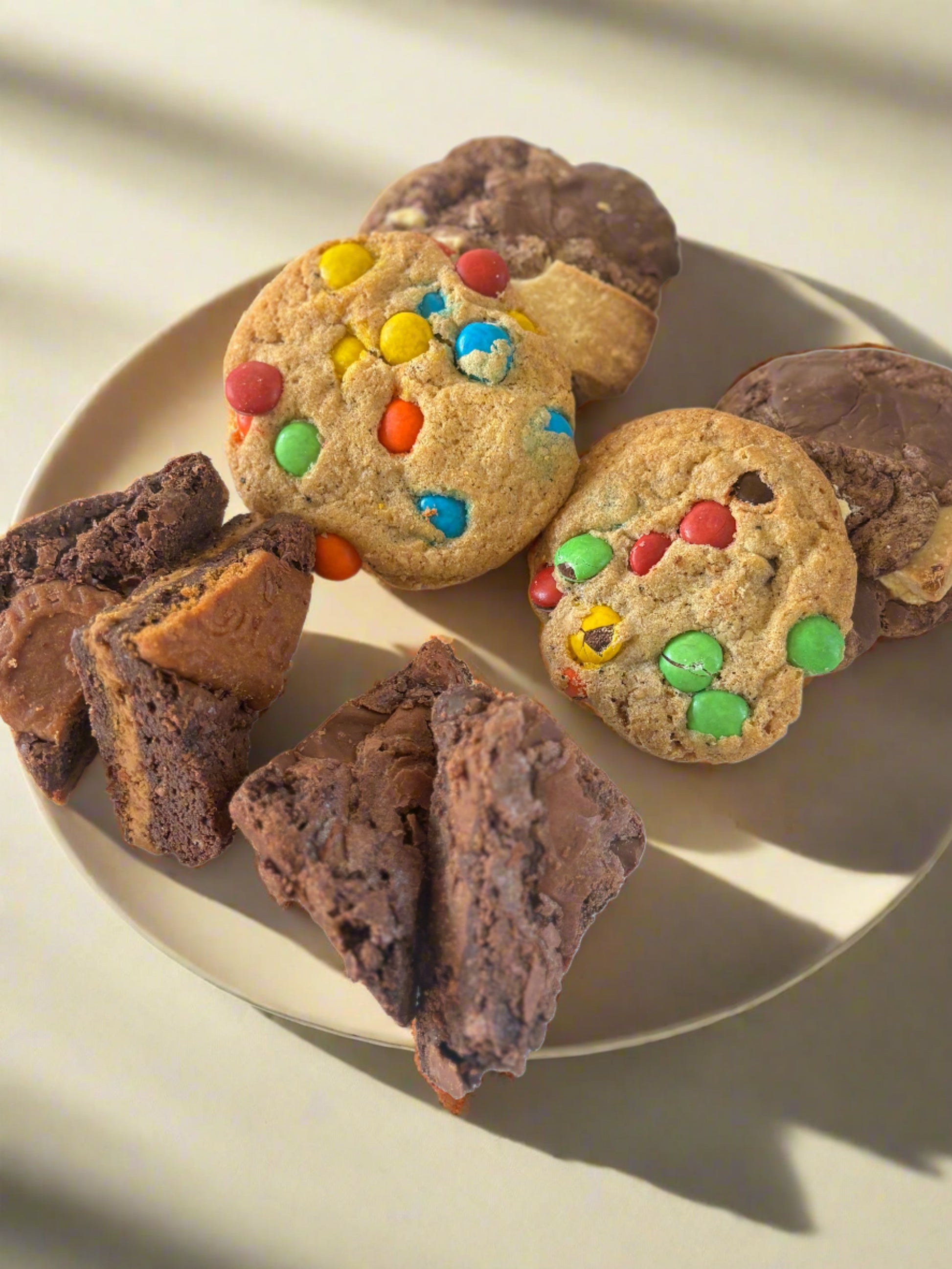 Mini Mixed Box – Basic Az Bakes